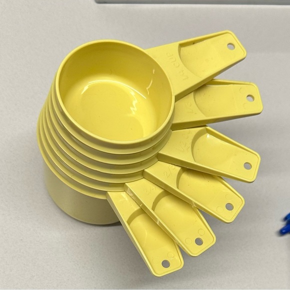 Tupperware | Kitchen | Tupperware Measuring Cups | Poshmark